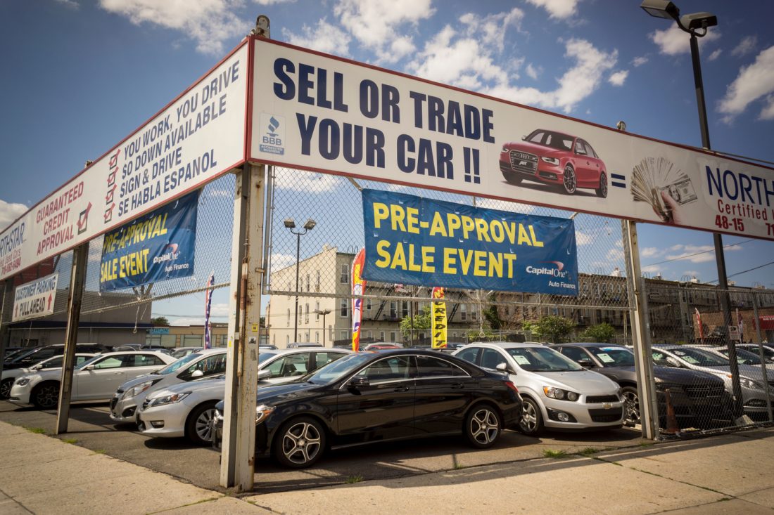 Cómo abrir un dealer de autos usados en North Carolina Tener un Carro